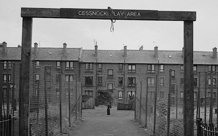 Heat and Damp: housing struggles in the Franki Raffles Photography ...